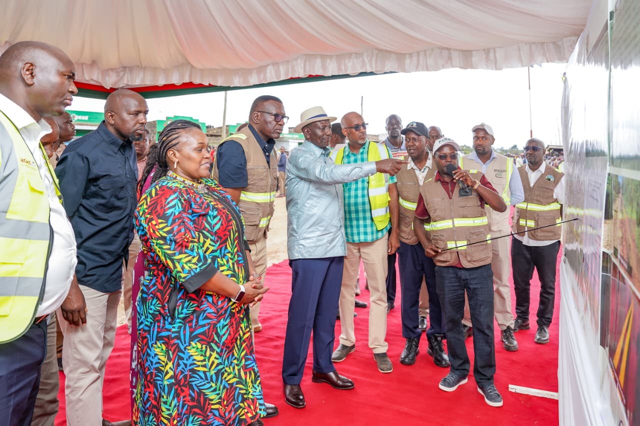 PRESIDENT RUTO LAUNCHES KSH 4.89 BILLION ROAD PROJECTS TO TRANSFORM ...